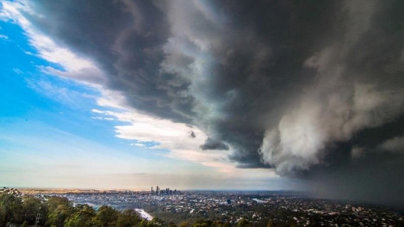 Foto Badai Tornado Gambar